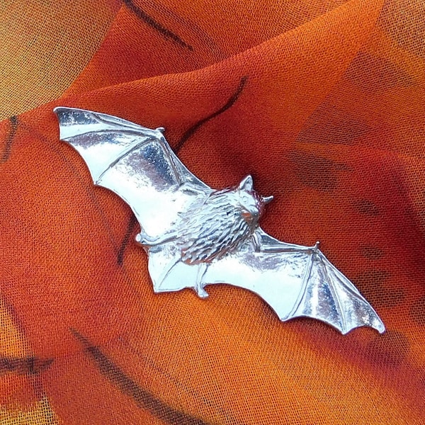 Bat Brooch - Etsy
