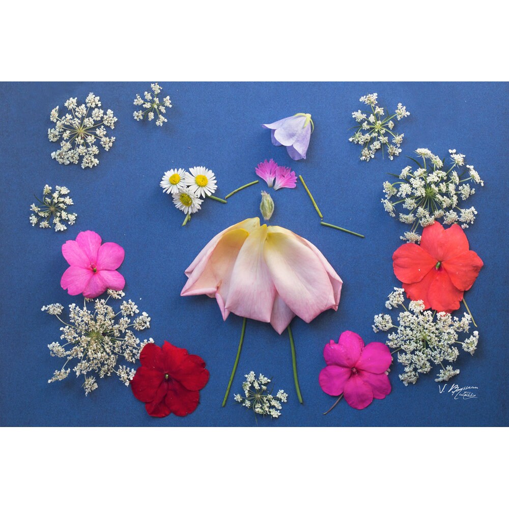 5 Dried Flower Postcards, Girl, Couple and Birds With Flower Petals ...