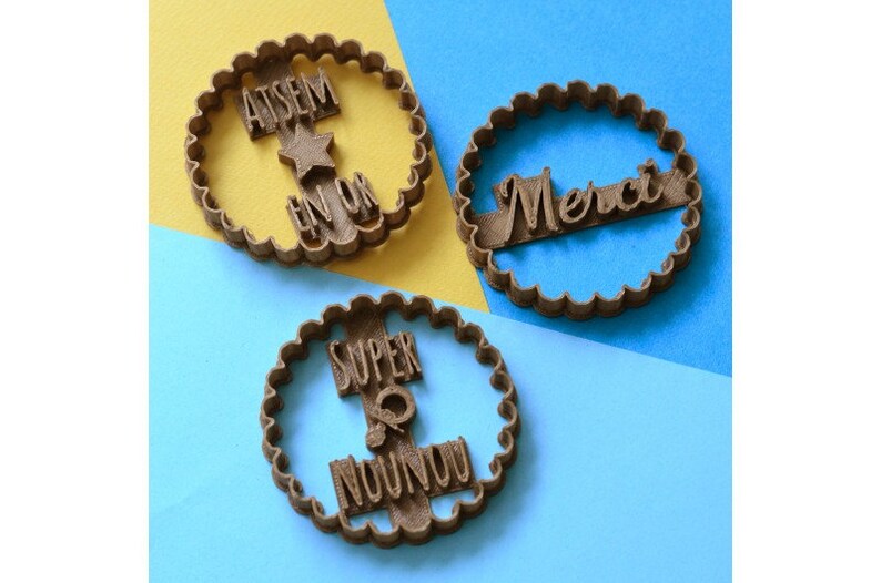 Merci Cookie Cutter Scalloped Circle - French Word Cookie Cutter ...