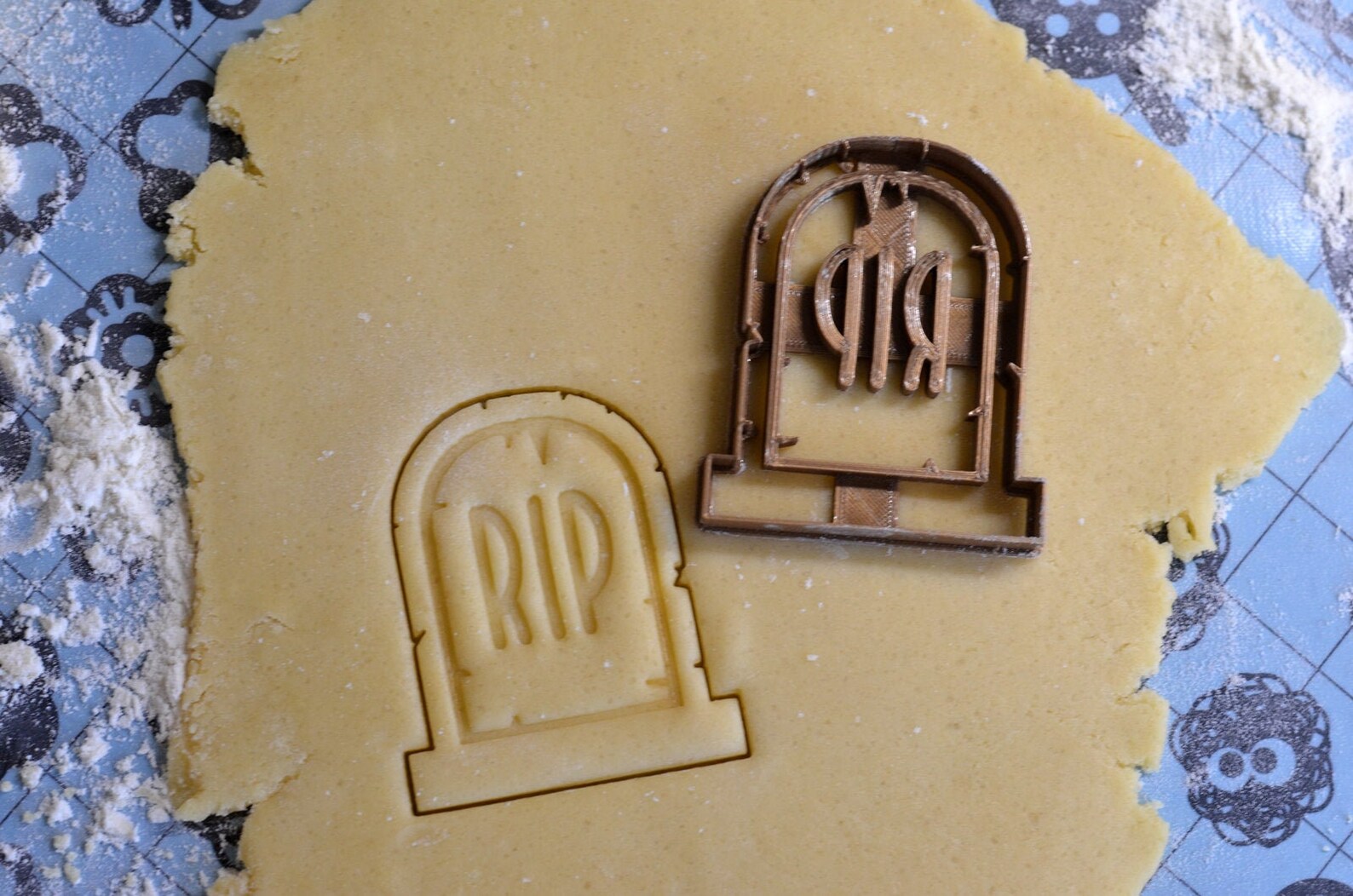 Tomb Stone Cookie Cutter - Halloween Cookie Cutter - RIP Cookie Cutter ...