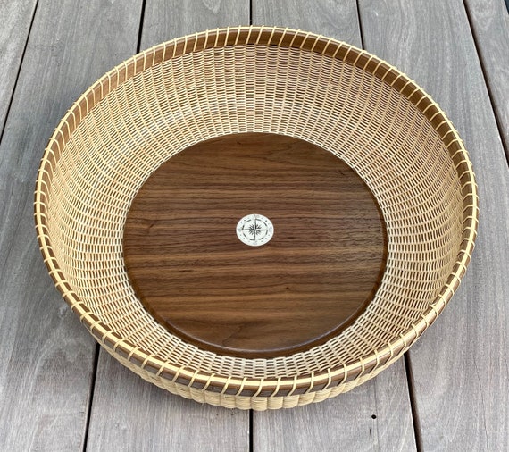 CLASSIC BASKET Walnut 15-inch Round Handmade Nantucket Bowl | Etsy