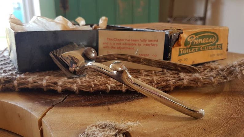 Rare 1920s princess Toilet Clipper in Original - Etsy