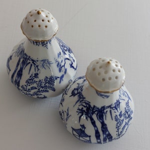 Rare Royal Crown Derby willow Pattern Salt Pepper Shakers - Etsy