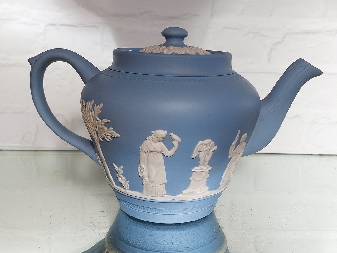 Dudson Hanley Jasperware White on Pale Blue LARGE 2 Pint Lidded Teapot ...