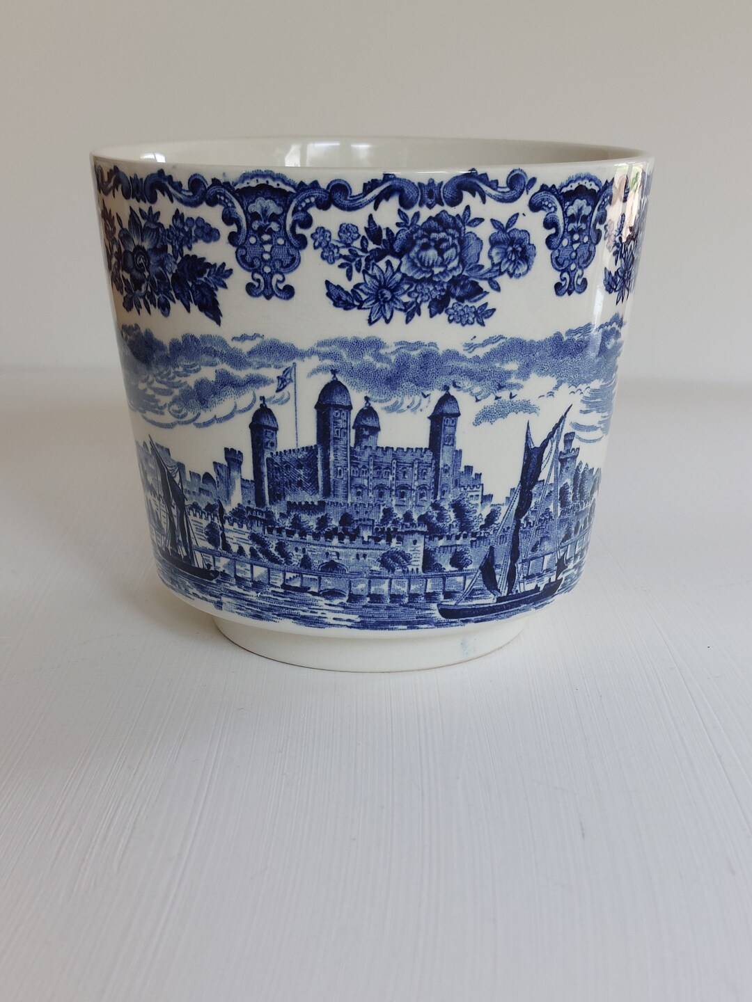 Royal Homes of Britain Enoch Wedgwood Blue White Pot Planter tower of ...