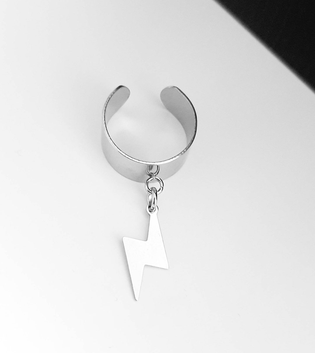 Bague large ou fine avec pendentif ECLAIR PLAT, pampille flash en Acier Inoxydable, colori ...