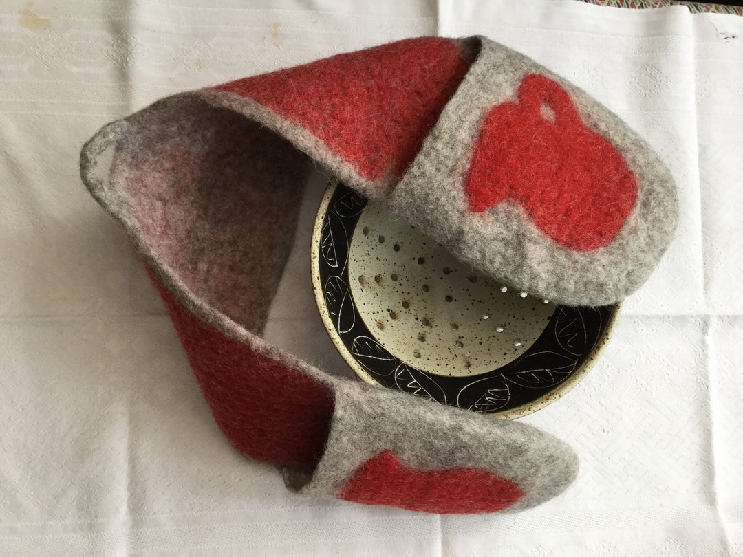 Hand Felted Wool Double Oven Gloves: Bergschaf With Red Jug Design - Etsy