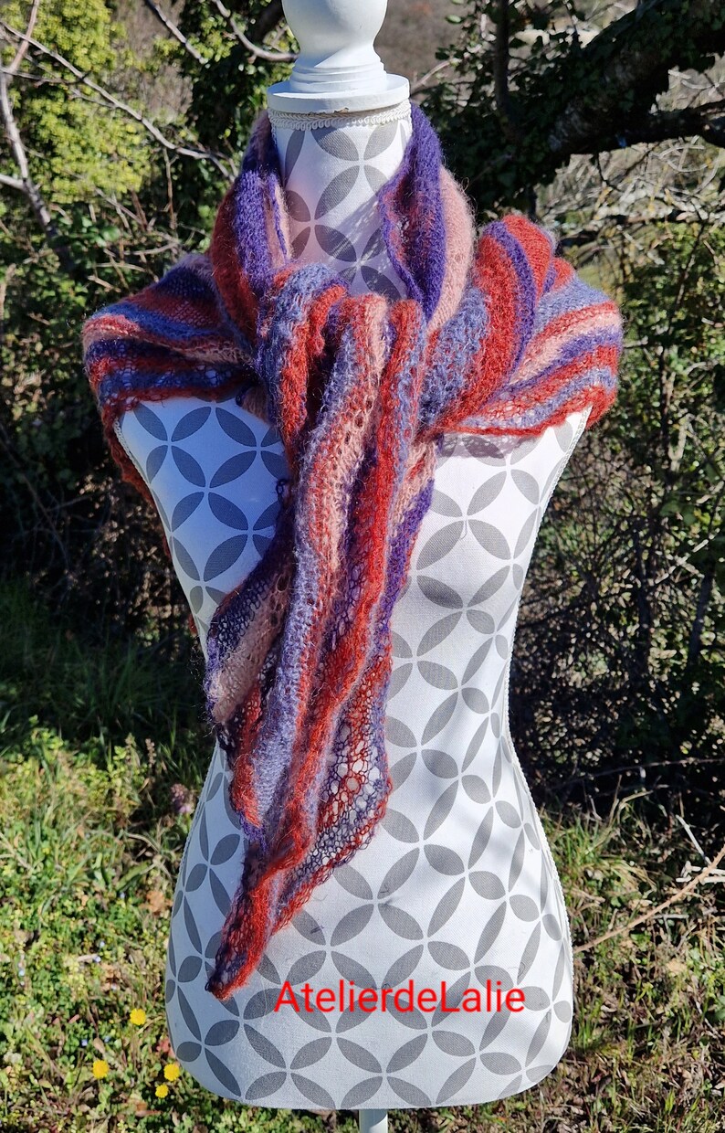 Châle, chèche tricoté main en mohair et acrylique de couleur brique ...