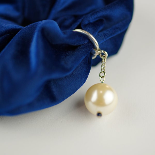 Pearl Scrunchie - Etsy