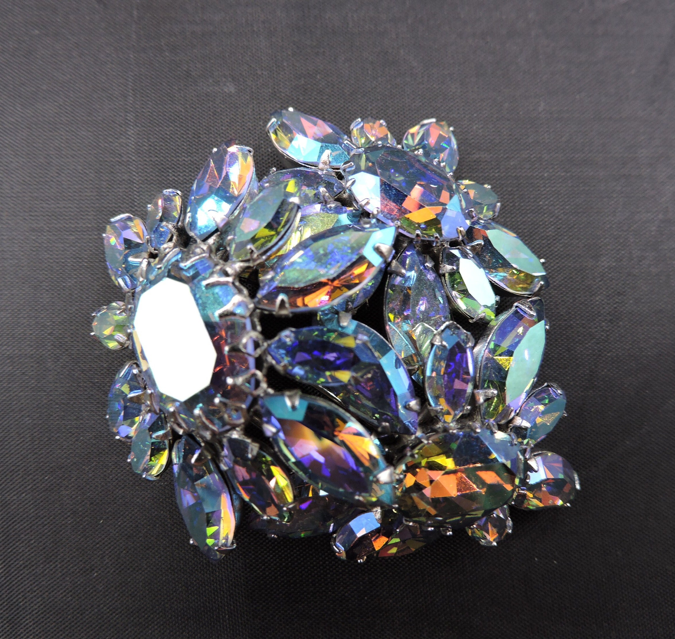 Sherman Large 3 Daisy Blue Aurora Borealis Brilliant Broach Elevated ...