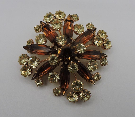 Vintage Rootbeer & Light Yellow Rhinestone Brooch wit… - Gem