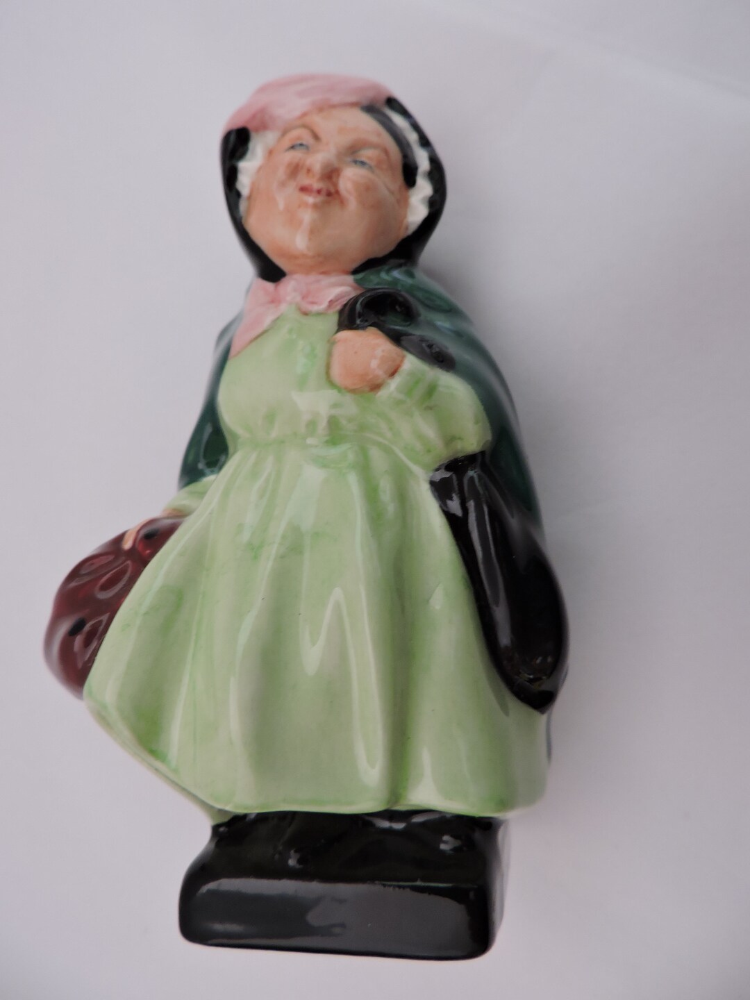 Royal Doulton Dickens Sairey Gamp 4 1/2" Tall Figurine the Works of ...