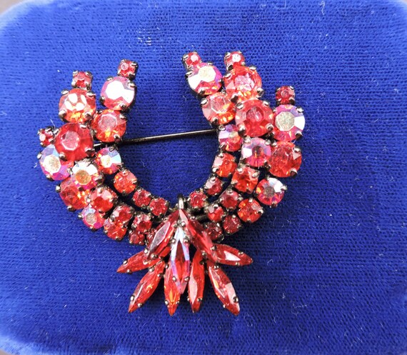 Red Siam Sherman Laurel Wreath Brooch Japan 1 7/8" Se… - Gem