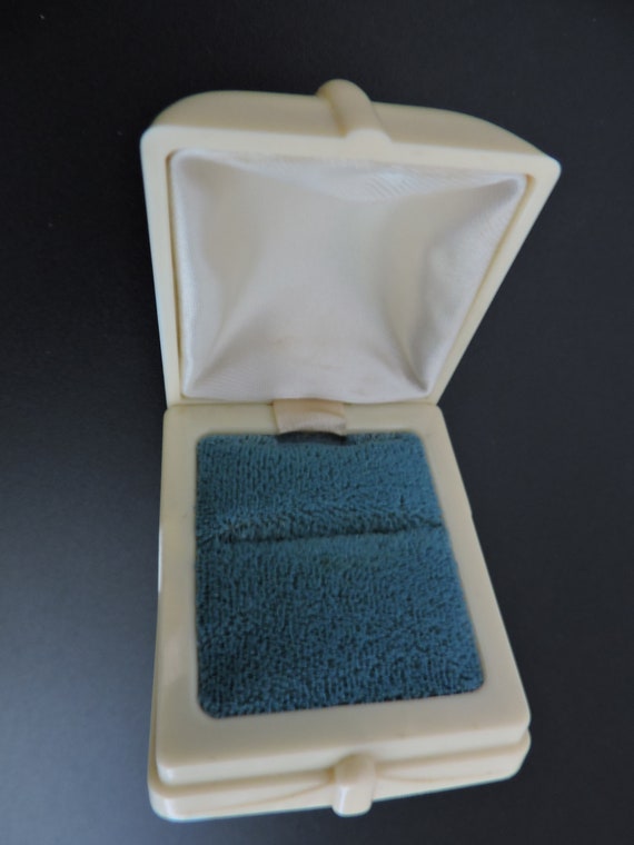 Vintage Ring Box Art Deco Style Holder Ivory Color Ce… - Gem