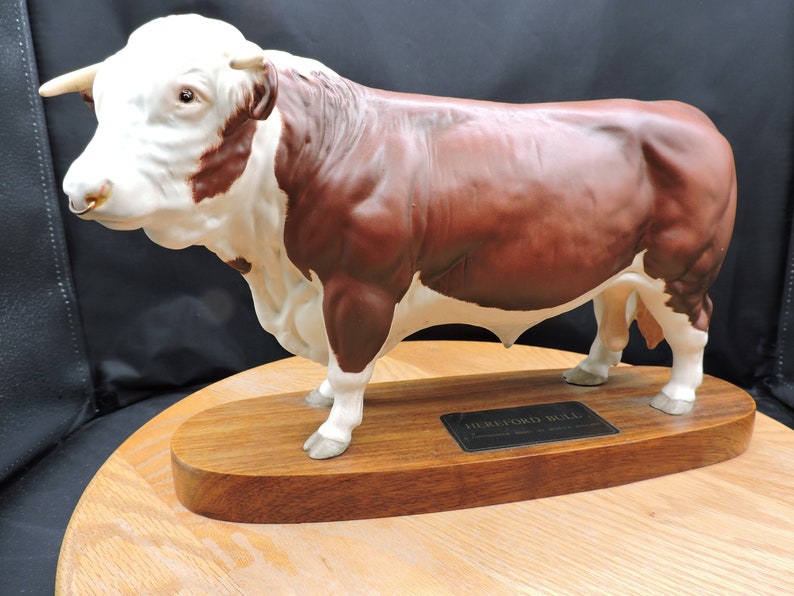 Beswick Hereford Bull Standing on Wooden Plinth Model No. A2542A Cattle ...