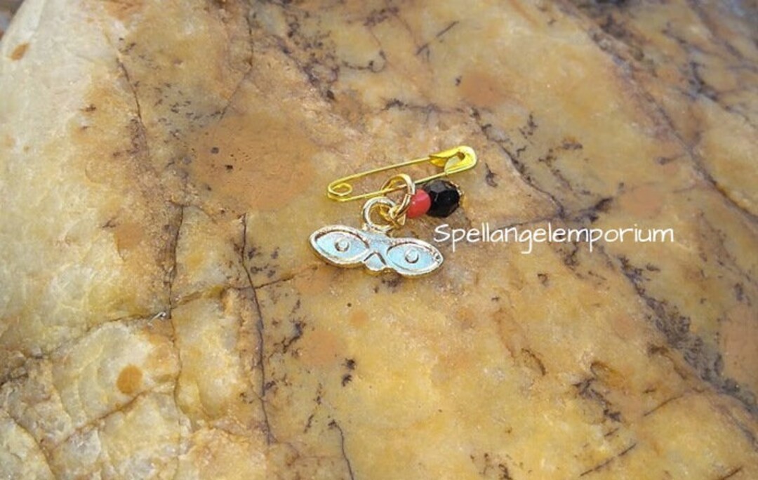 Azabache With Red Bead and Evil Eye Charm Pin Against Evil Eyes ...