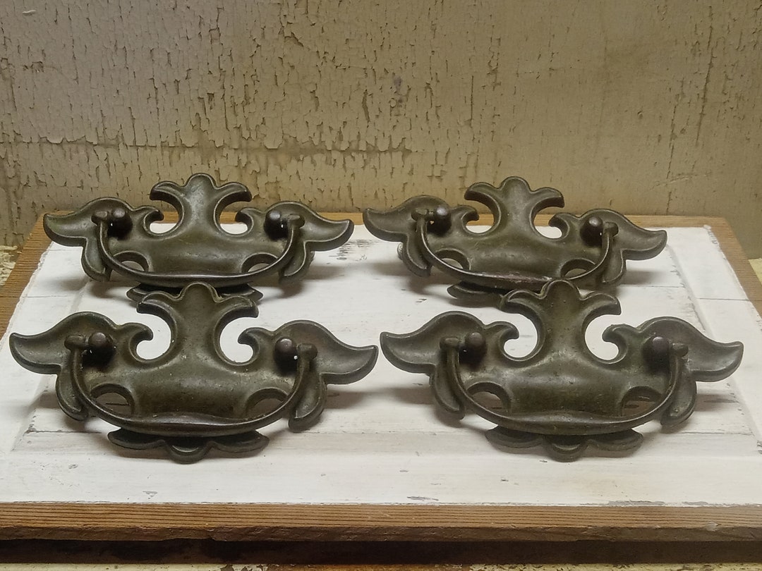 Vintage Colonial Drawer Pulls: Farmhouse Dresser Hardware, Set of 4 - Etsy
