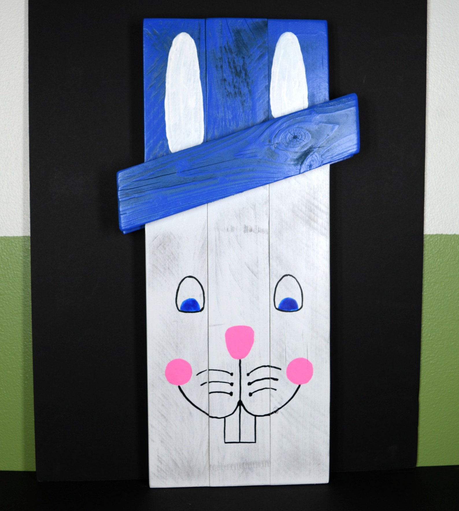 Reversible Easter Bunny Leprechaun Pallet Decoration, St Patricks Day ...