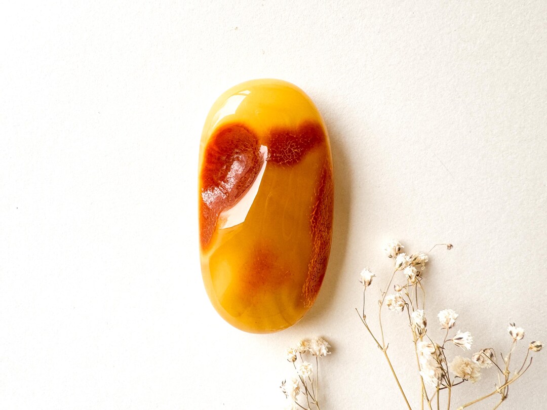 Unique Shape Large White Amber Stone, Memorabilia Souvenir Genuine ...