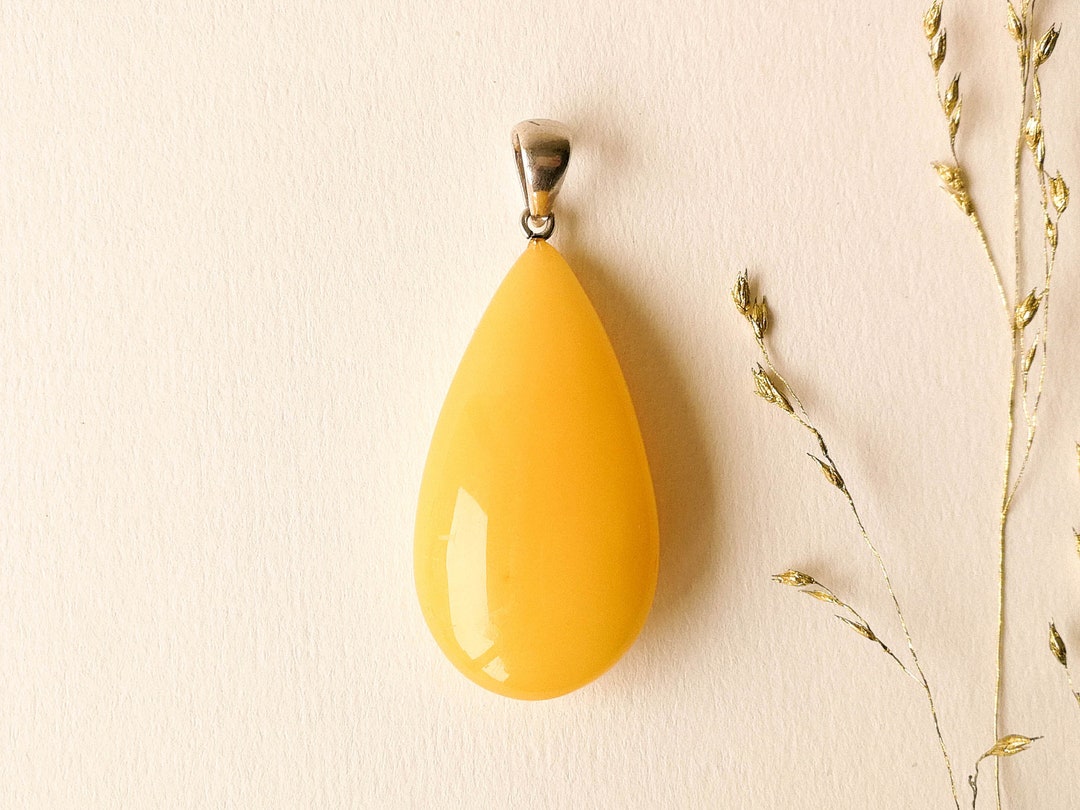 Super White Color Natural Raw Amber Drop Pendant With Silver, Natural ...