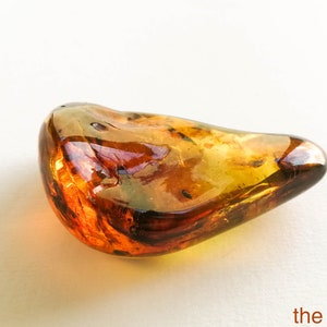Big Amber Resin Triangle Souvenir for Harmony, Home Decor Genuine Amber ...