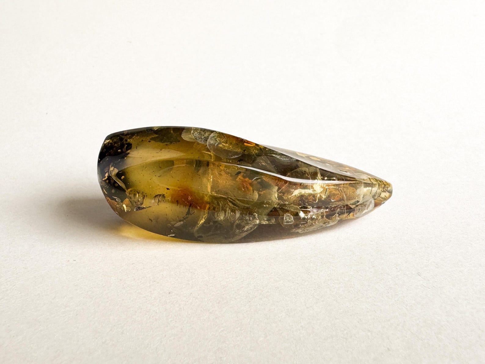 Big Amber Resin Triangle Souvenir for Harmony, Home Decor Genuine Amber ...