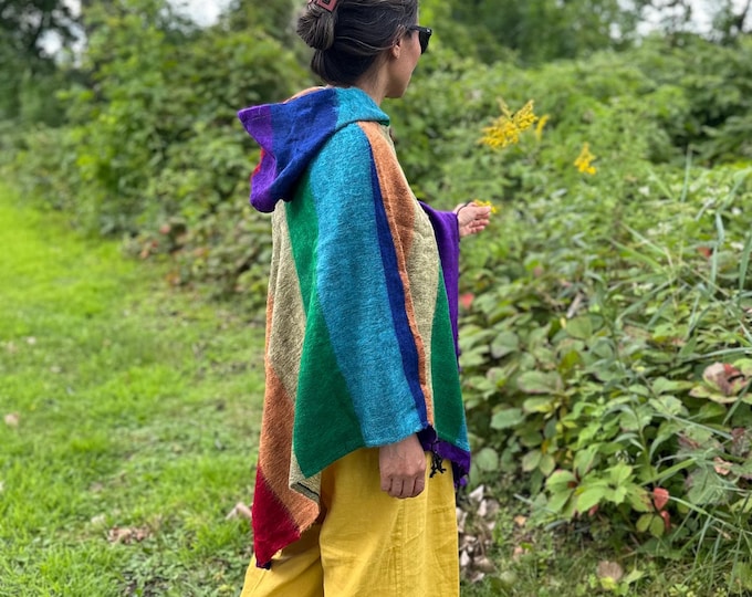 Himalayan Yak Wool Poncho, Handmade in Nepal. Hooded and Front Pocket ...