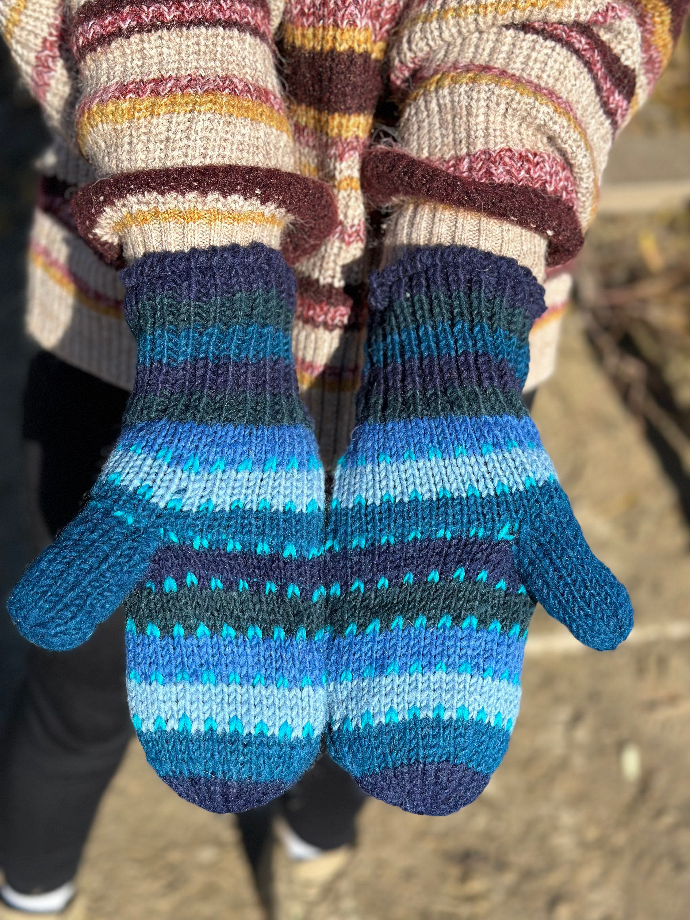 Himalayan Sherpa Wool Hand Knitted Mitten, Fleece Lining, Warm Wool ...