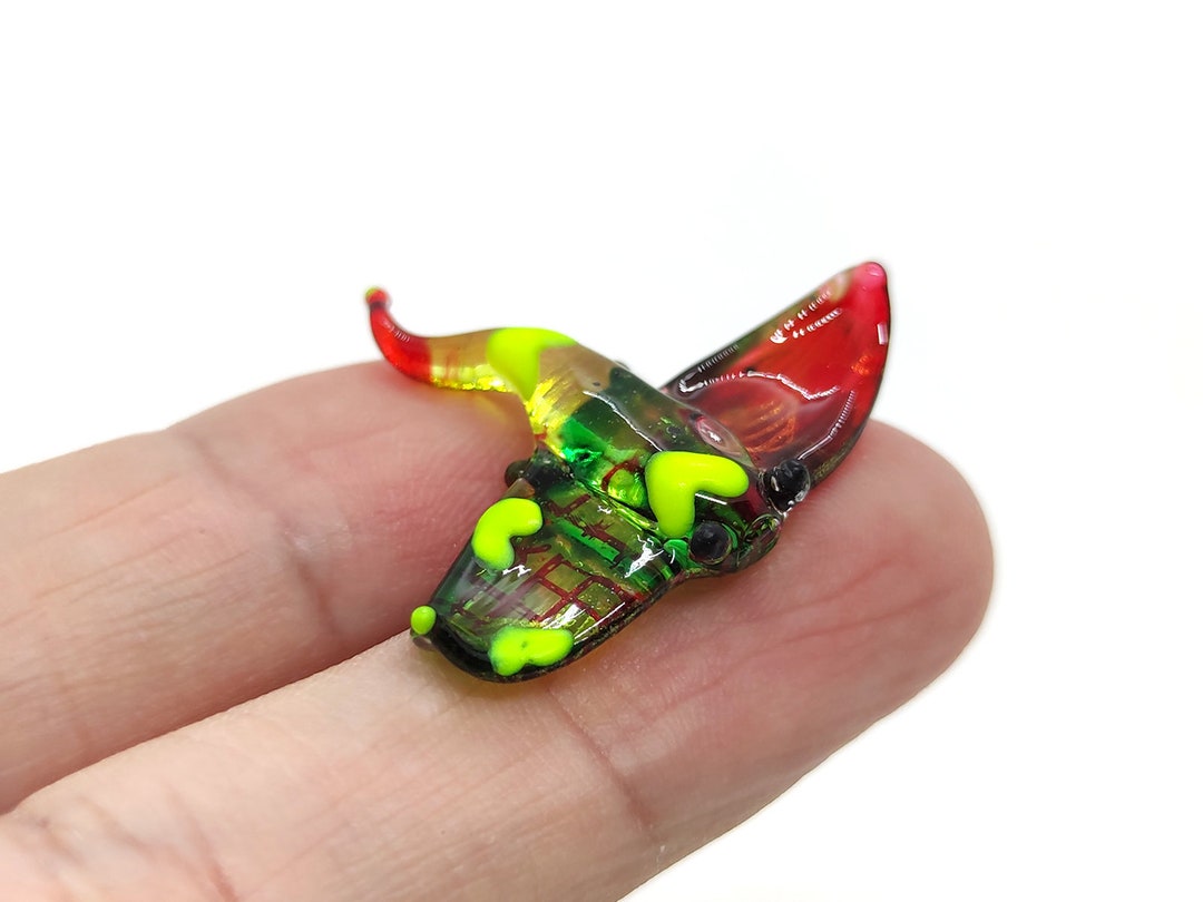 Tiny Micro Manta-ray Figurines Hand Painted Heart Green Red Blown Glass ...