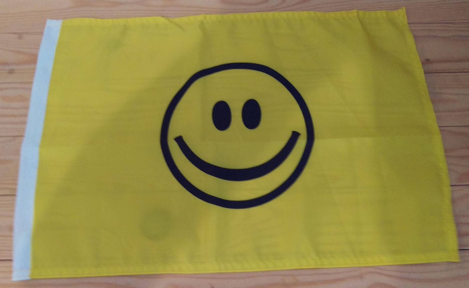 SMILEY FACE FLAG - 45cm X 30cm - 18" X 12" - - Etsy