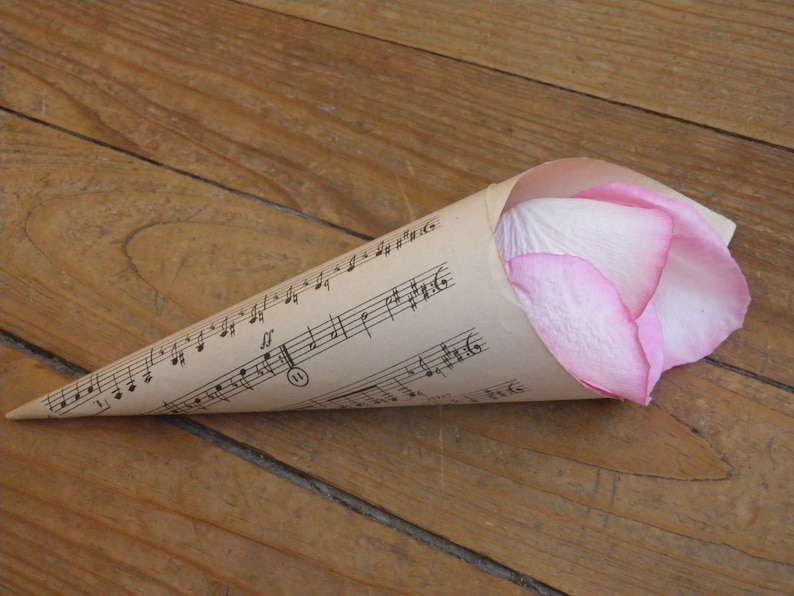 Cornet en papier pour pétales personalisé | Etsy