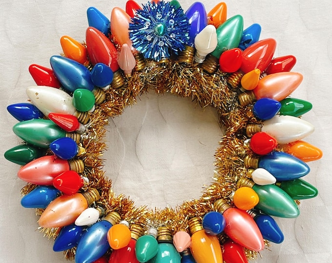 Vintage Christmas Light Bulb Wreath – Multicolor Retro Bulb Decor – 13 ...