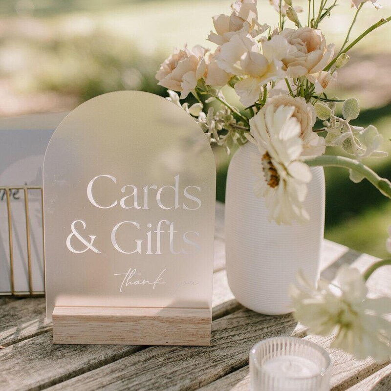 Wedding Gift Table - 60+ Gift Ideas for 2025