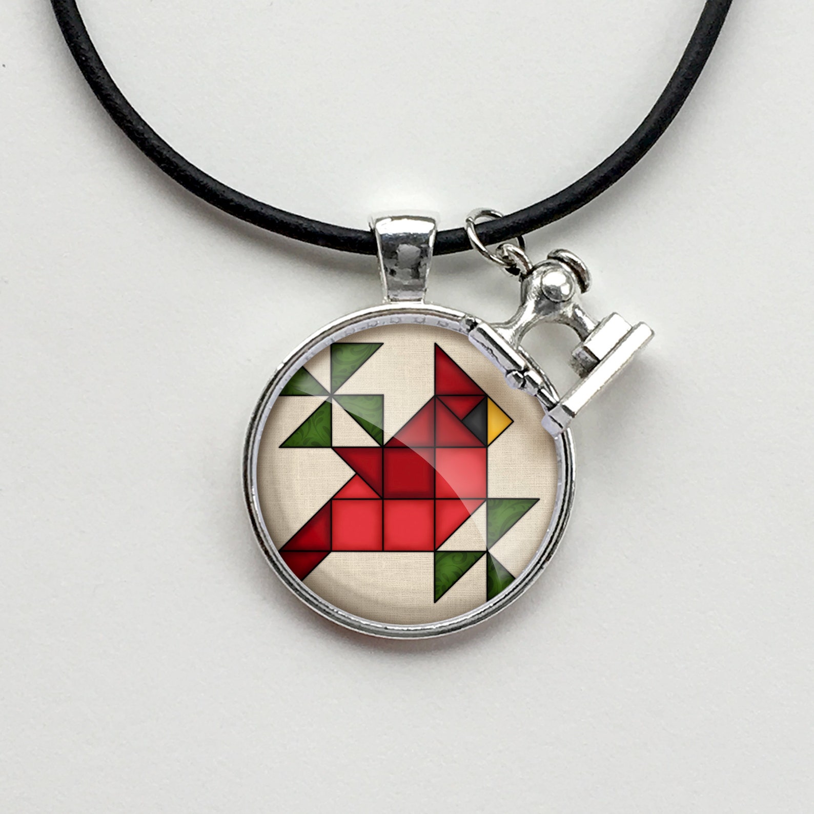 Circular Cardinal Quilt Block Necklace - Etsy