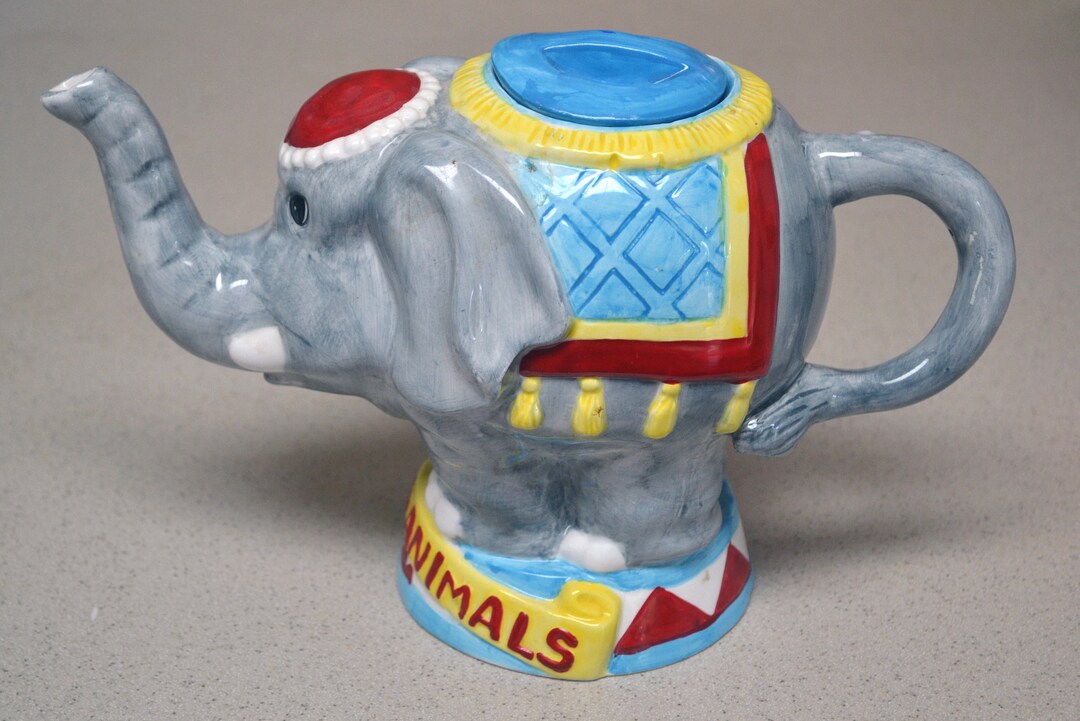 Barnum's Animals Elephant Teapot: Nabisco Classics Circus Collectible ...