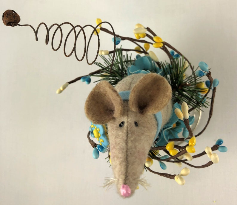 Handmade Original Wool Felt Mouse Set on a Vintage Jello Mold ...