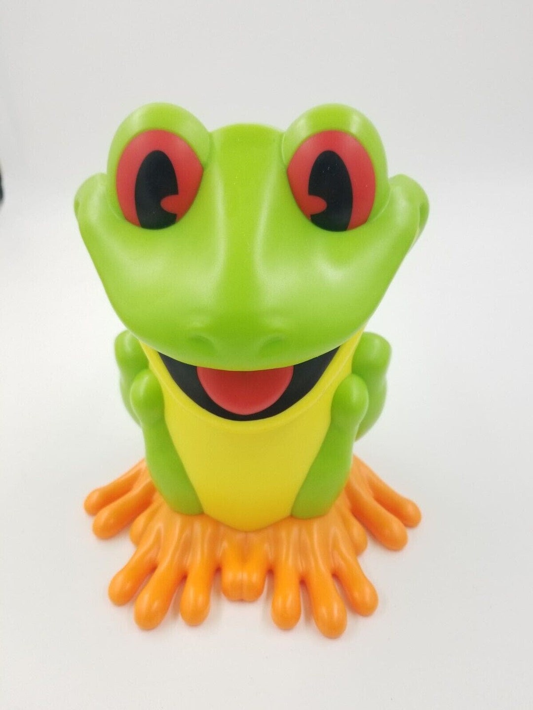 Rainforest Cafe CHACHA Tree Frog 3D Sitting Souvenir Travel Drink ...