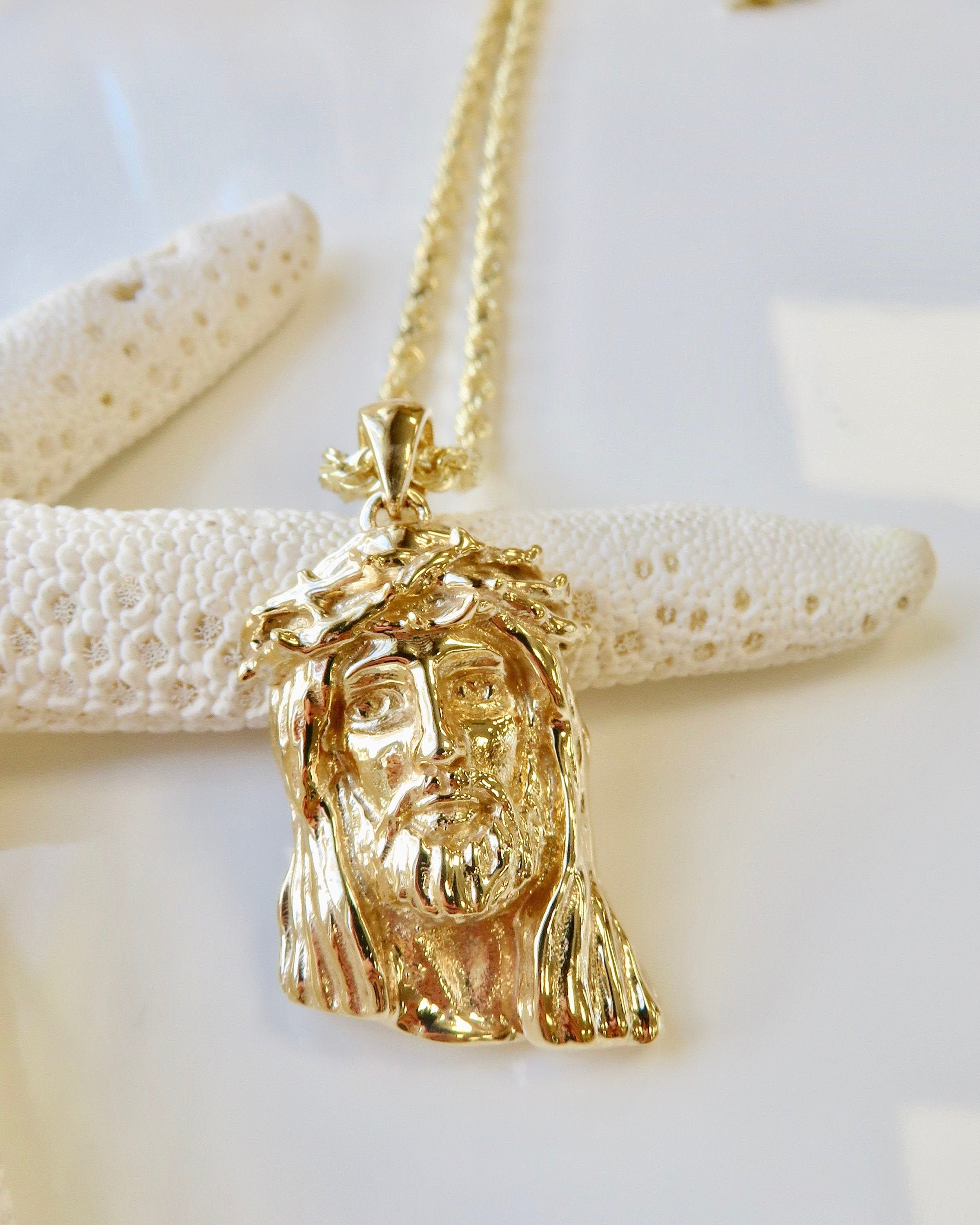 14 Karat Gold Jesus Head Pendant | Solid Gold | Fine Jewelry 14 Karat Gold Jesus Head Pendant | Solid Gold | Fine Jewelry