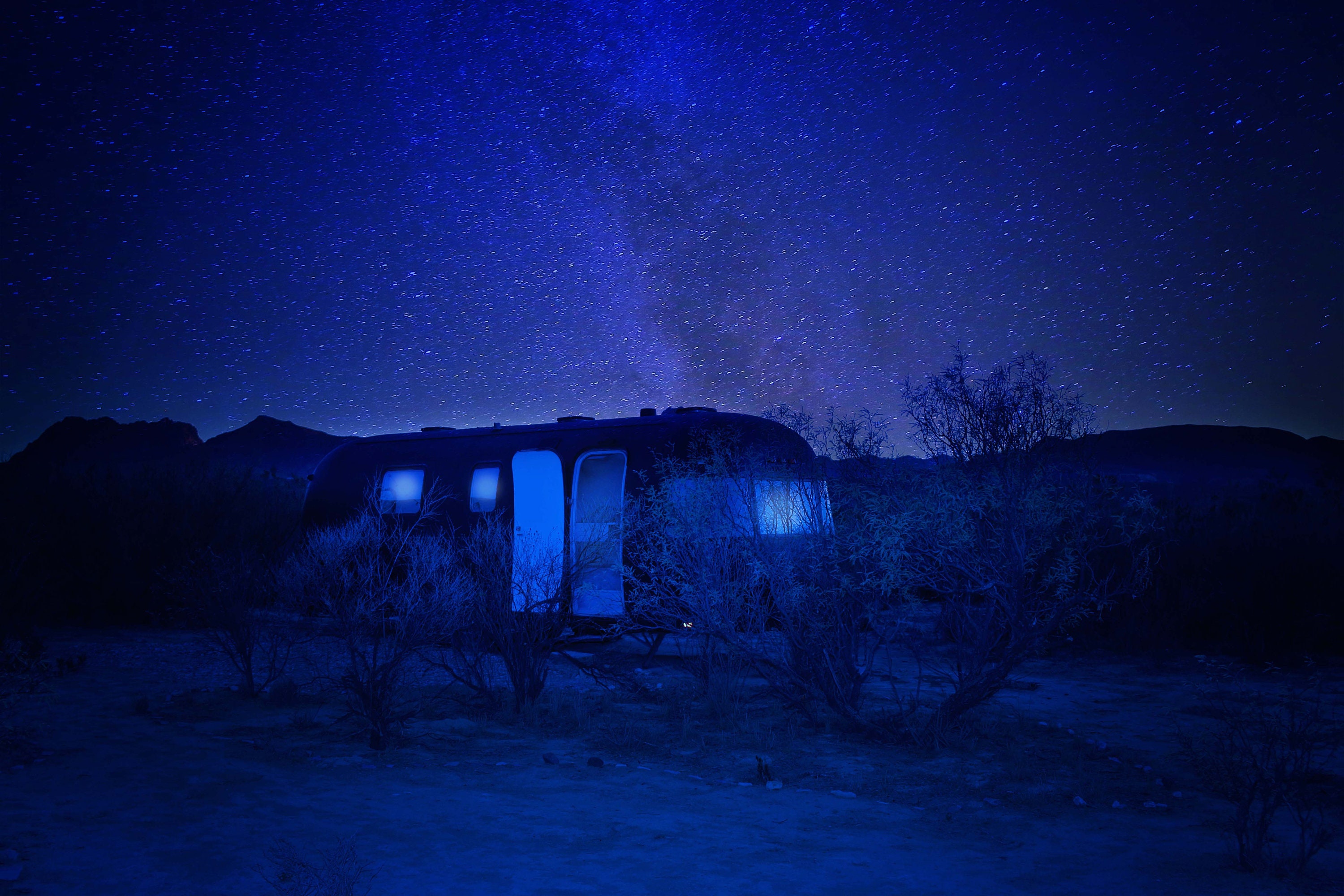 Vintage Trailer Under the Milky Way, West Texas, Starry Night, Camping ...
