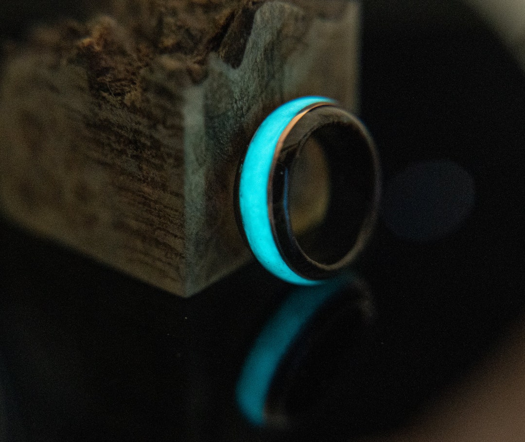 Colorful Luminous Resin Wood Ring Women Men Fluorescent Glowing Rings ...