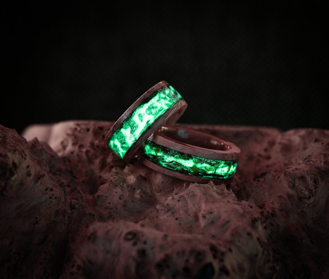 Colorful Luminous Resin Wood Ring Women Men Fluorescent Glowing Rings ...