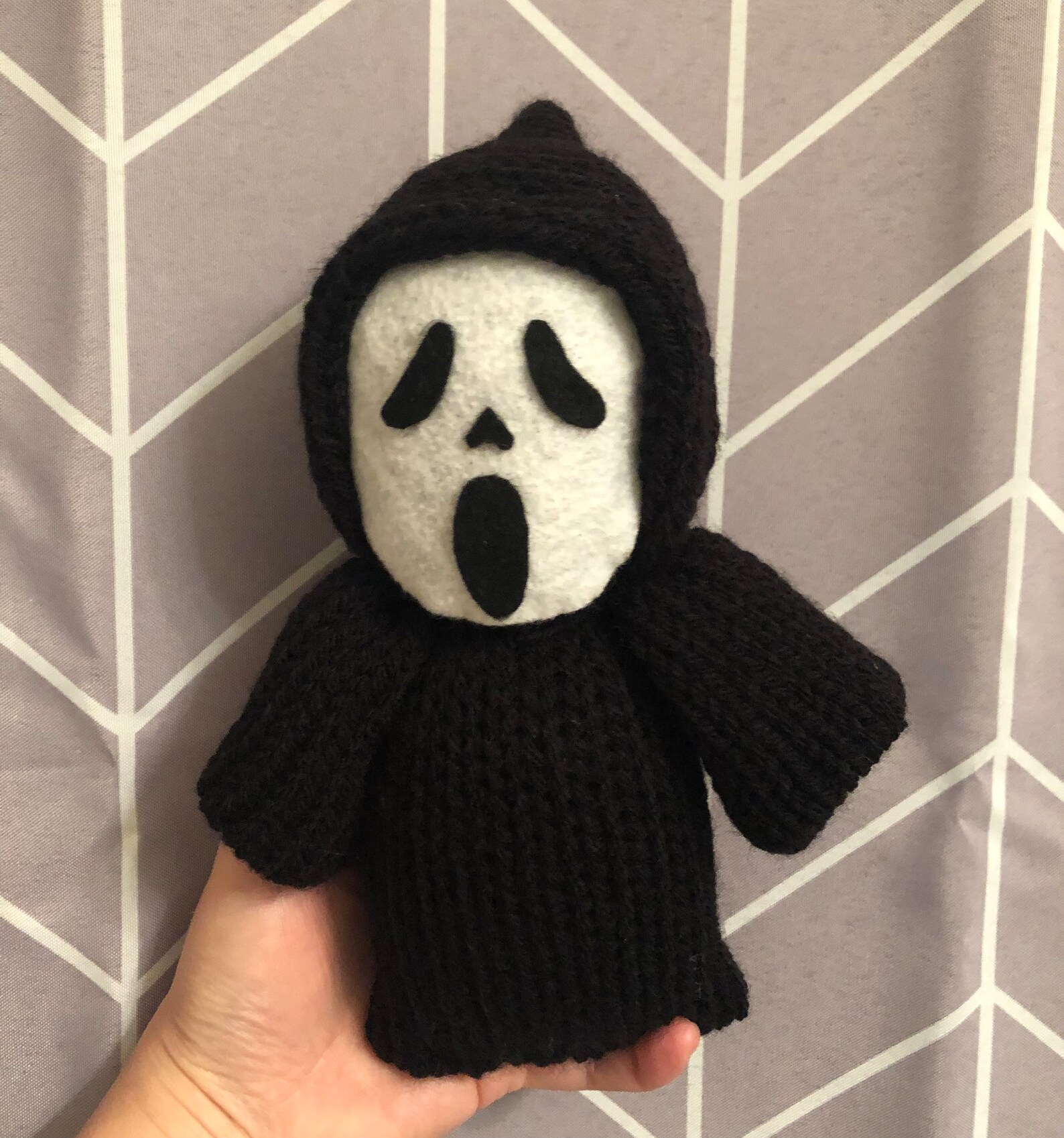Mini Knitted Scream Guy, Horror Guy, Halloween Stuffy, Spooky Stuffed ...