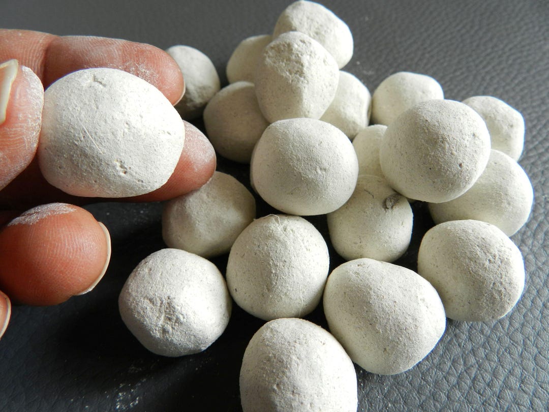 Efun Sacred Natural Ritual Chalk 20 Balls - Kaolin Balls - Magic ...