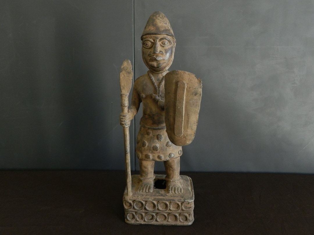 Large Oba in Bronze Warfare, Nigeria African Art, Bini Edo Benin City ...