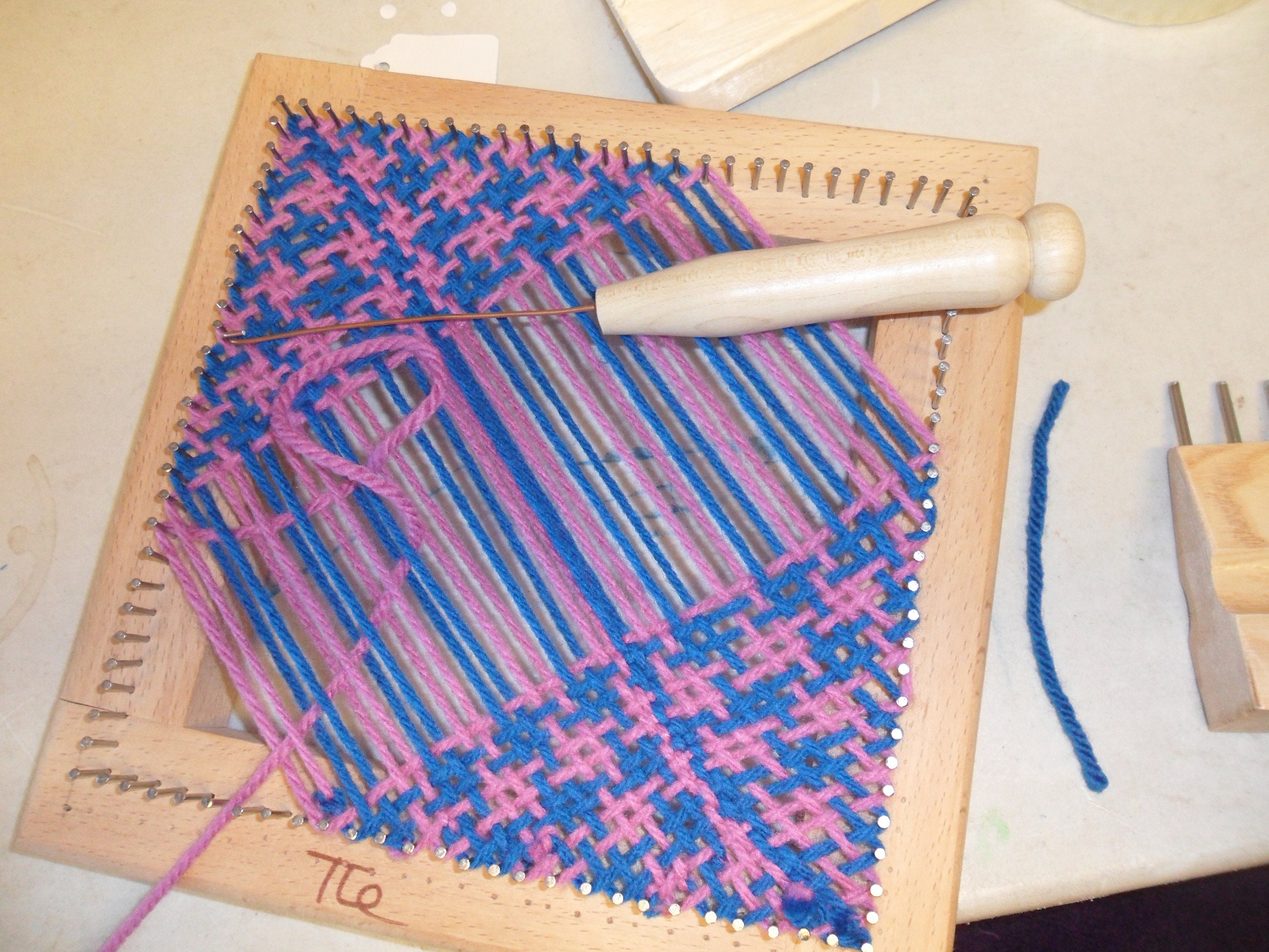 Pin loom instructions for continuous weave - Etsy 日本