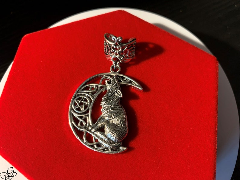 Vintage Ear Cuff Wolf on a Silver Crescent Moon, Gift Man or Woman ...