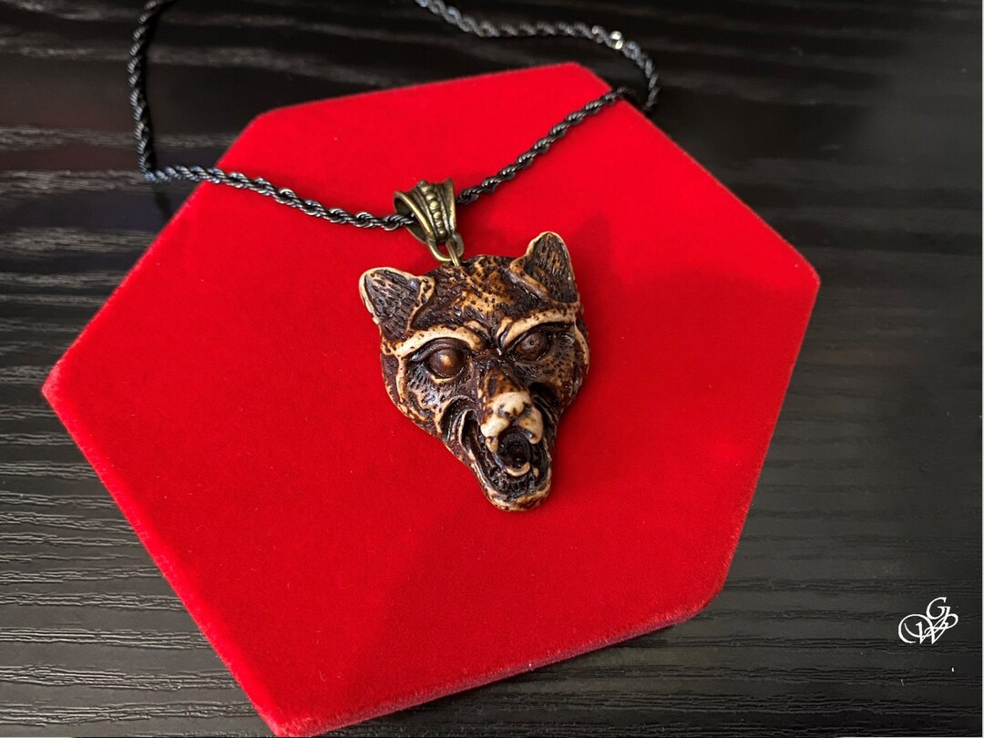 Vintage Wolf Head Necklace Showing the Fangs, Bail and Chain of Your ...