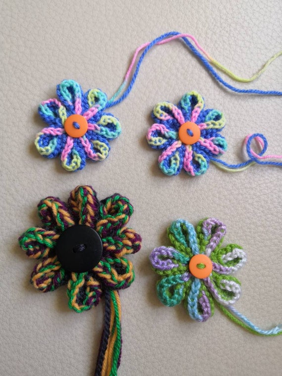 Hand knit flower knitted flowers knit flower applique - Etsy Italia