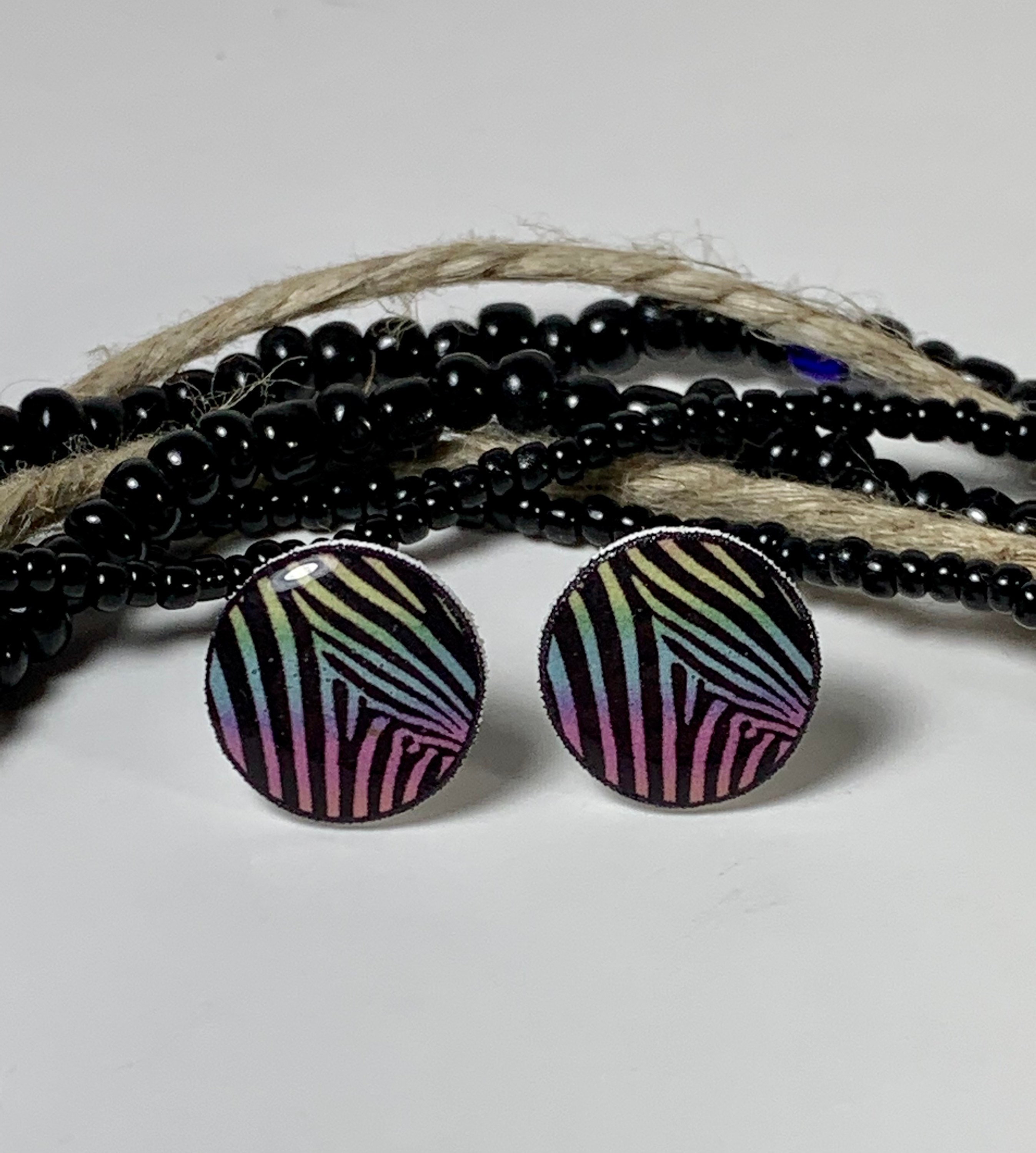 Zebra Stripe Stud Earrings with a Pastel Rainbow Gradient - Etsy.de