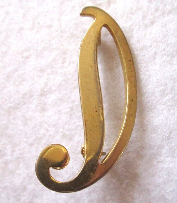 Circa 1970s Gold Tone Letter D Brooch/Pin - Gem